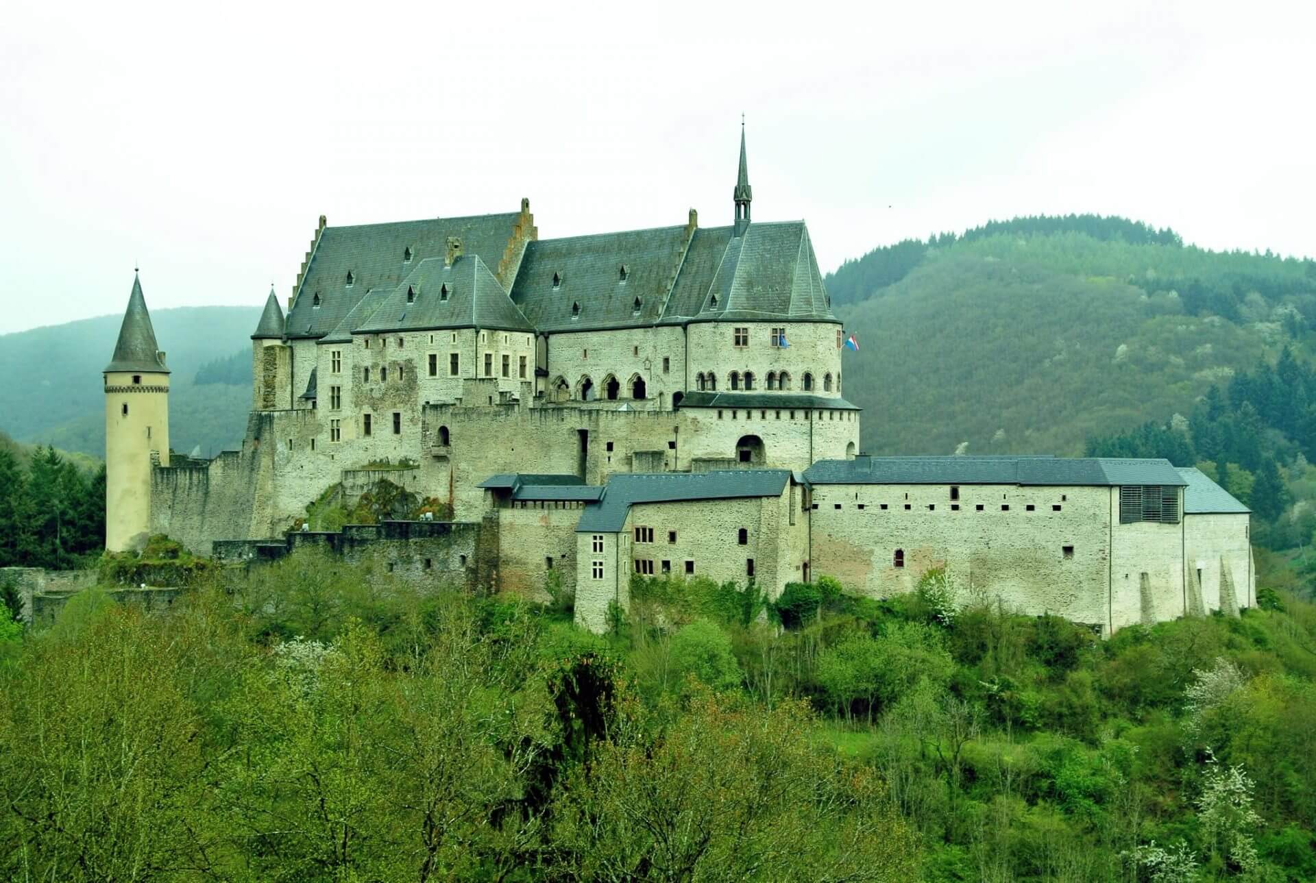 Burg Vianden – Vianden - Empfehlungsportal - Reisen und Wellness